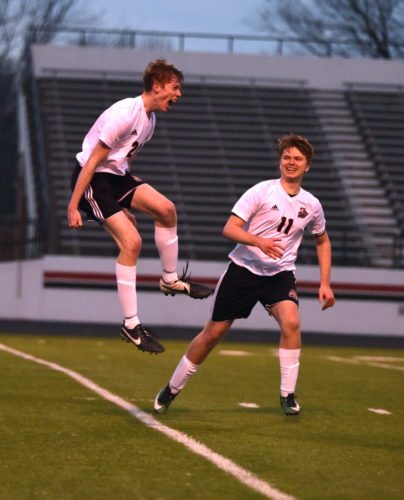 Dodgers shine in home debut | News, Sports, Jobs - Messenger News